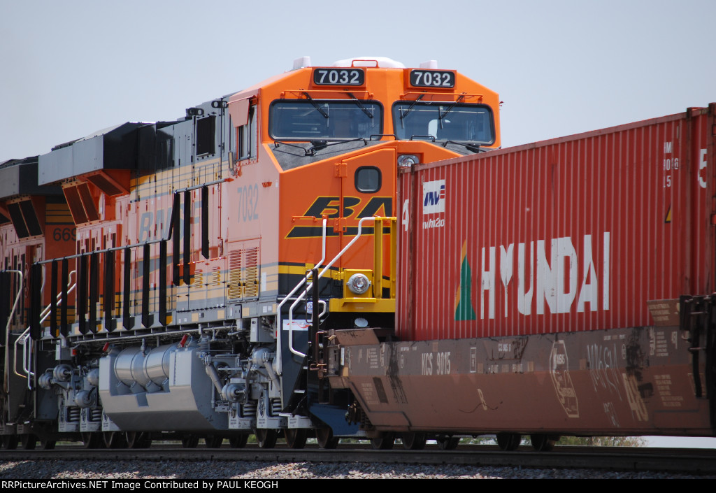 The New 7000 Series of ES44C4's are rolling West as Fast as BNSF can turn them at Chicago, IL ...